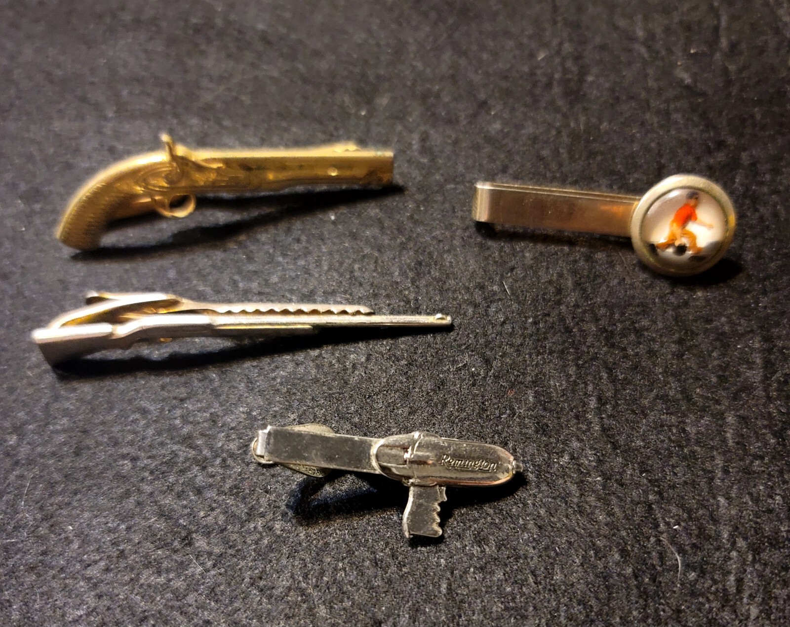 Assortment Vintage Tie Clips. Rifle Ray gun Flintl… - Gem