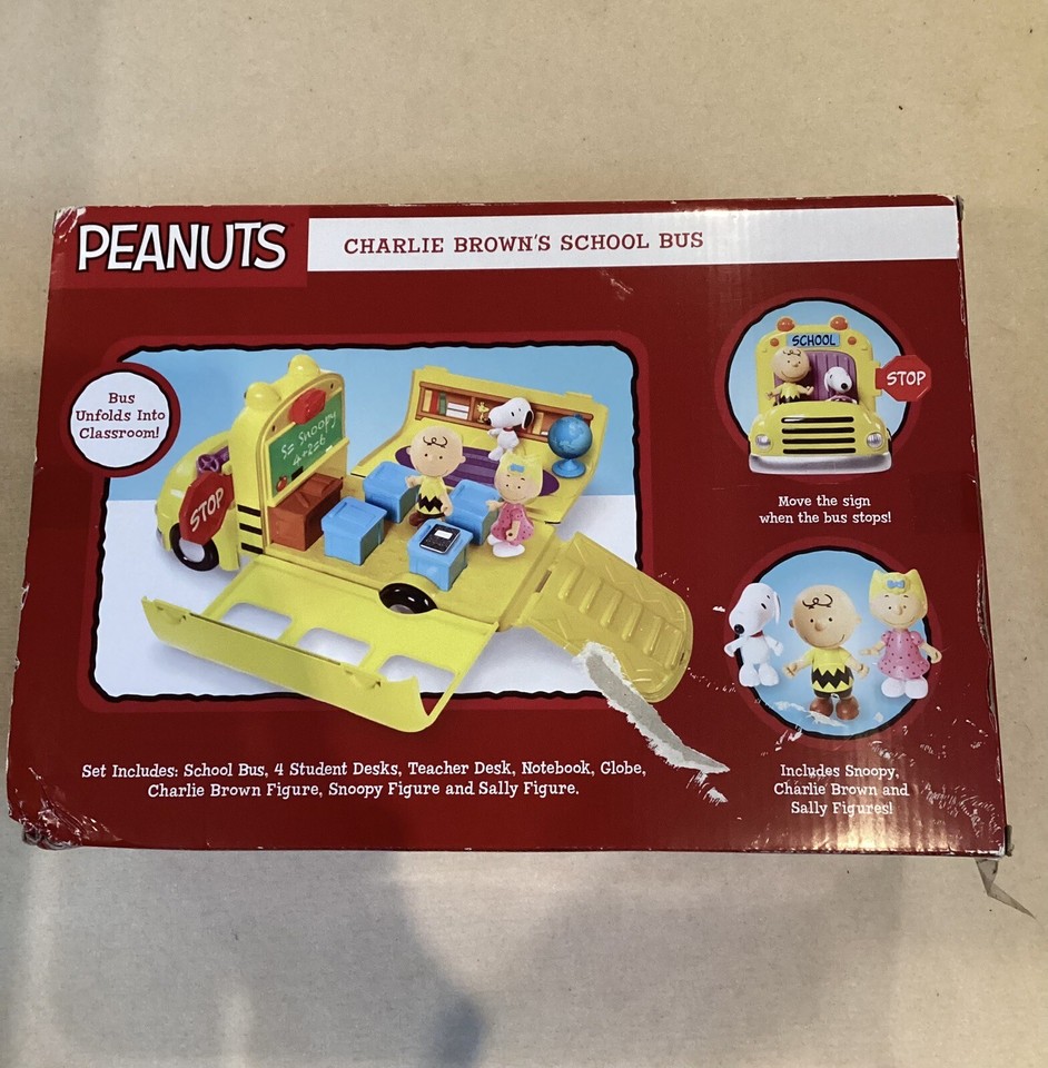 Peanuts Charlie Brown School Bus / Classroom 11 Piece Set by Just Play ...
