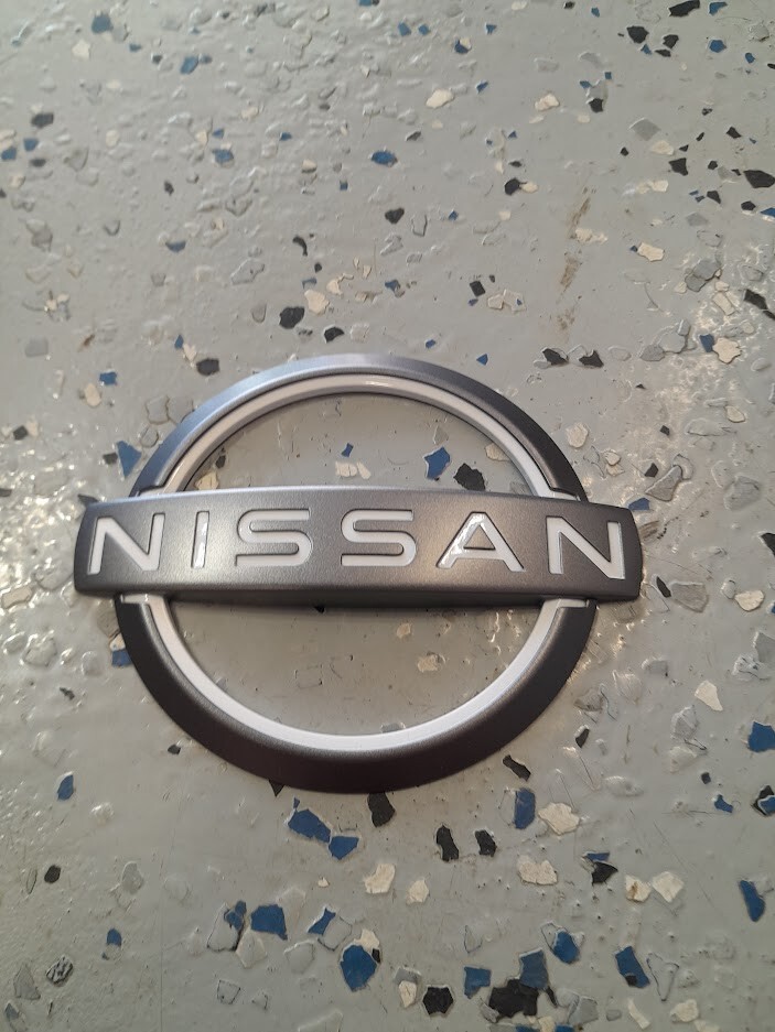 NEW OEM NISSAN ROGUE 2021-2023 REAR HATCH EMBLEM - NEW STYLE WHITE ...