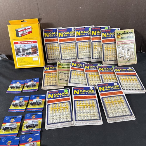N GAUGE BACHMANN TRAIN BUILDINGS SIGNS TRUCKS MERCHANT ROW NEW LOT | eBay