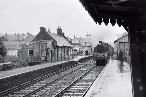 PHOTO BR British Railways Station Scene - STURMINSTER NEWTON 1 | eBay