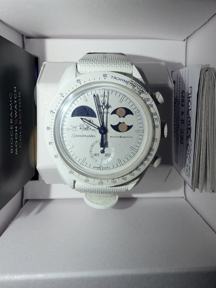 Swatch x OMEGA Bioceramic Moonswatch Snoopy (Cold Moon) | eBay