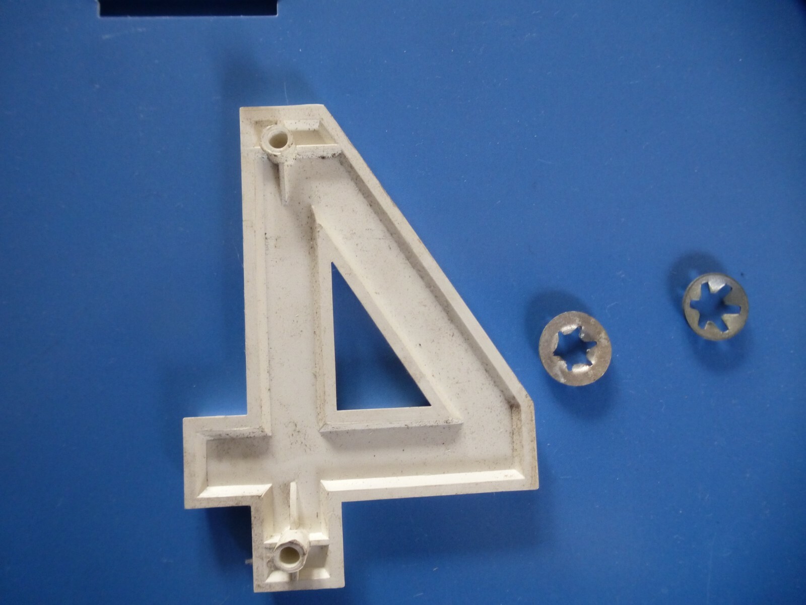 BLUEMELS WHITE PLASTIC NUMBER 4 PLATE DIGIT ORIGINAL Vintage Classic ...