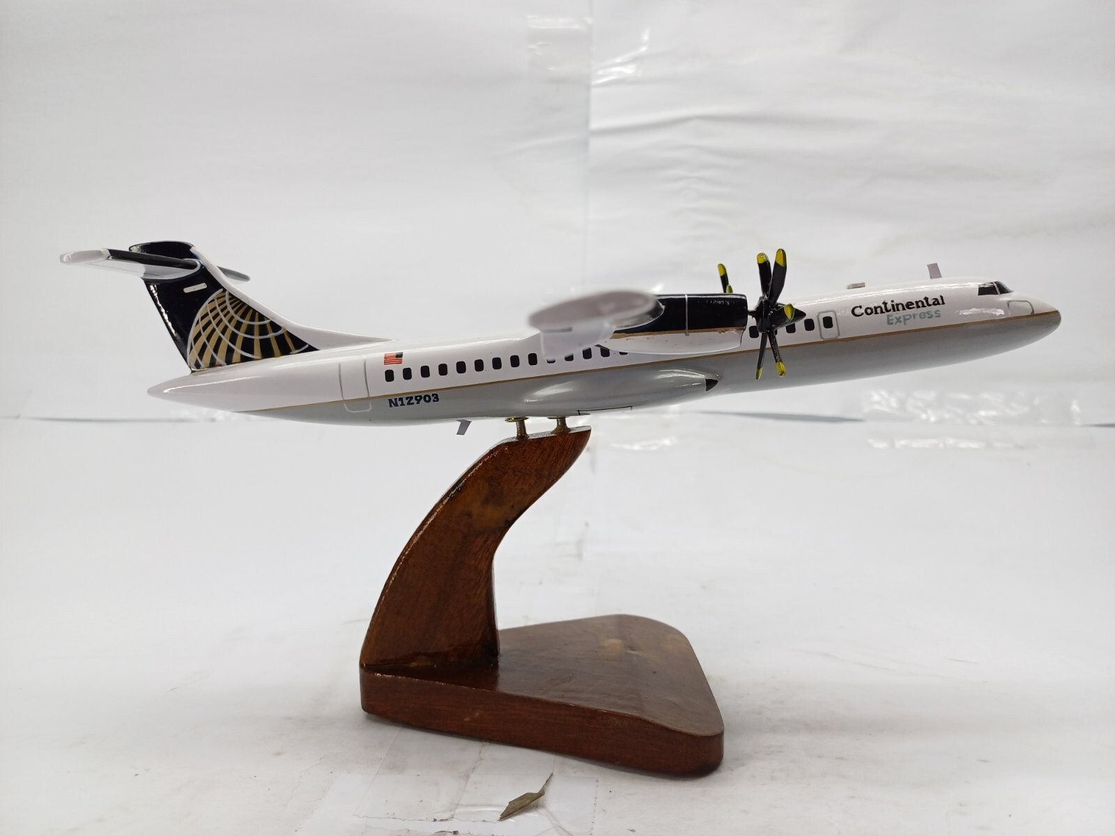ATR-72 Continental Air ATR72 Airplane Wood Model Small Free Shipping ...