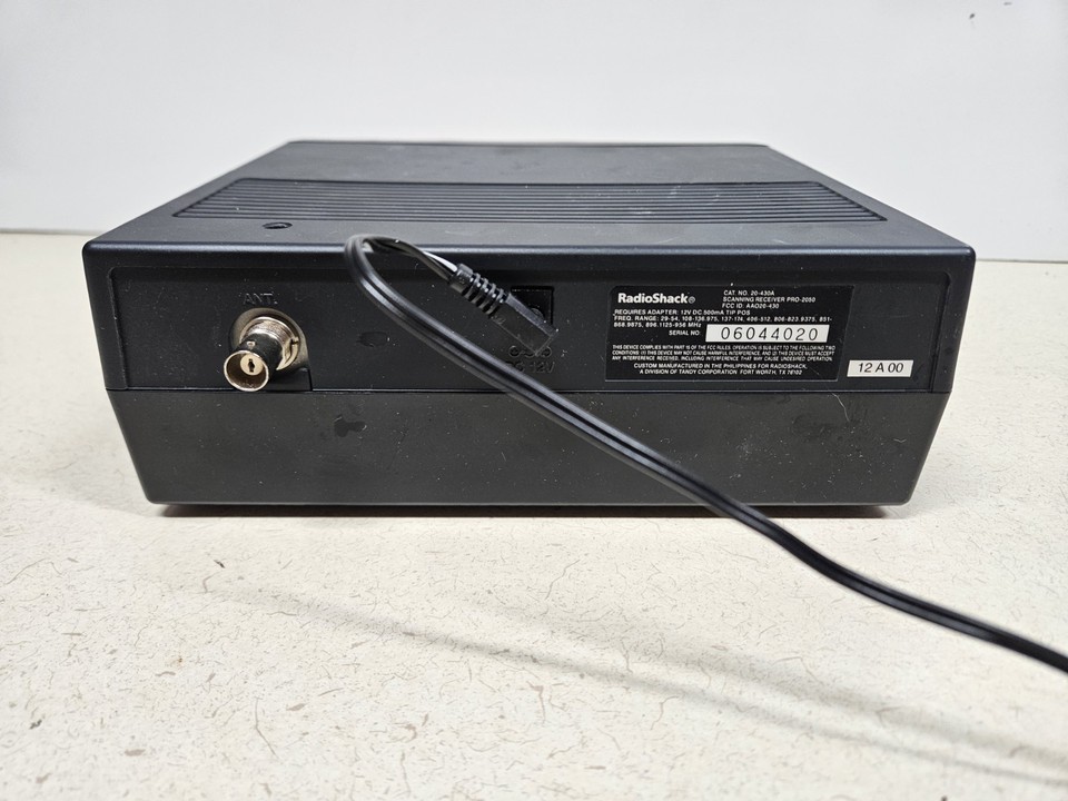 Radio Shack TrunkTracker PRO-2050 Desktop or Base 300 Channel Trunking ...