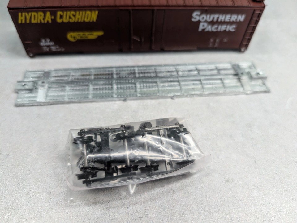 Roundhouse 7728 HO 50' Plug Door Box Car Southern Pacific SP #696533 ...