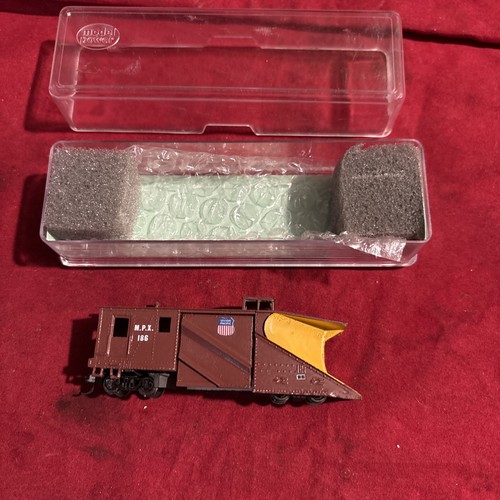 Walthers N Scale - M.P.X 186 - Union Pacific - Russell Snow Plow ...