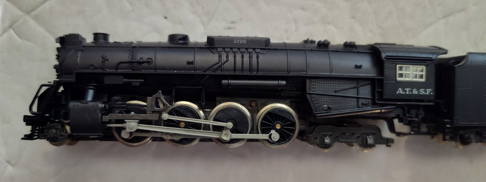N Scale MRC 2-8-4 ATSF Santa Fe Steam engine and tender no 3790 German ...