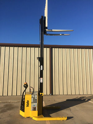 2008 Yale Walkie Stacker - Walk Behind Forklift - Straddle Lift Only ...
