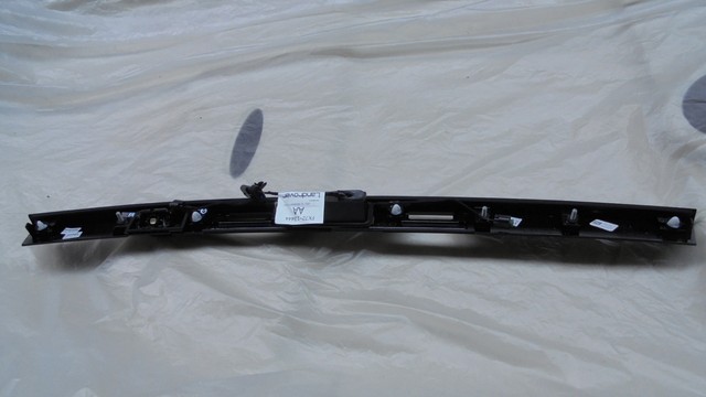 Genuine Land Rover Discovery Sport Moulding- Tailgate Outside Part ...
