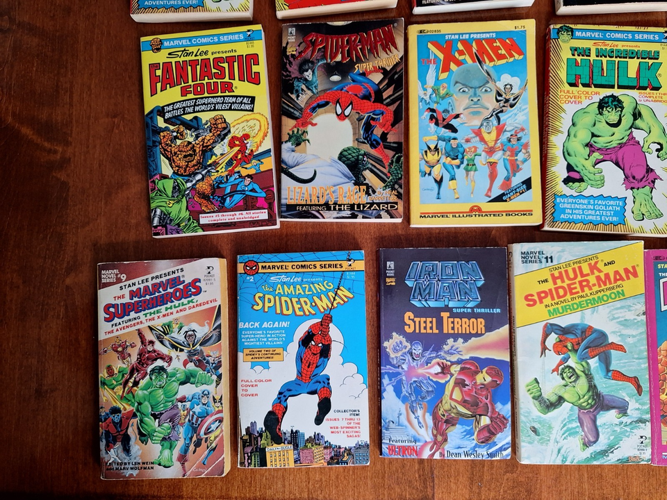 LOT OF 20 VINTAGE POCKET BOOKS/NOVELS Marvel Hulk Spiderman Fantastic ...