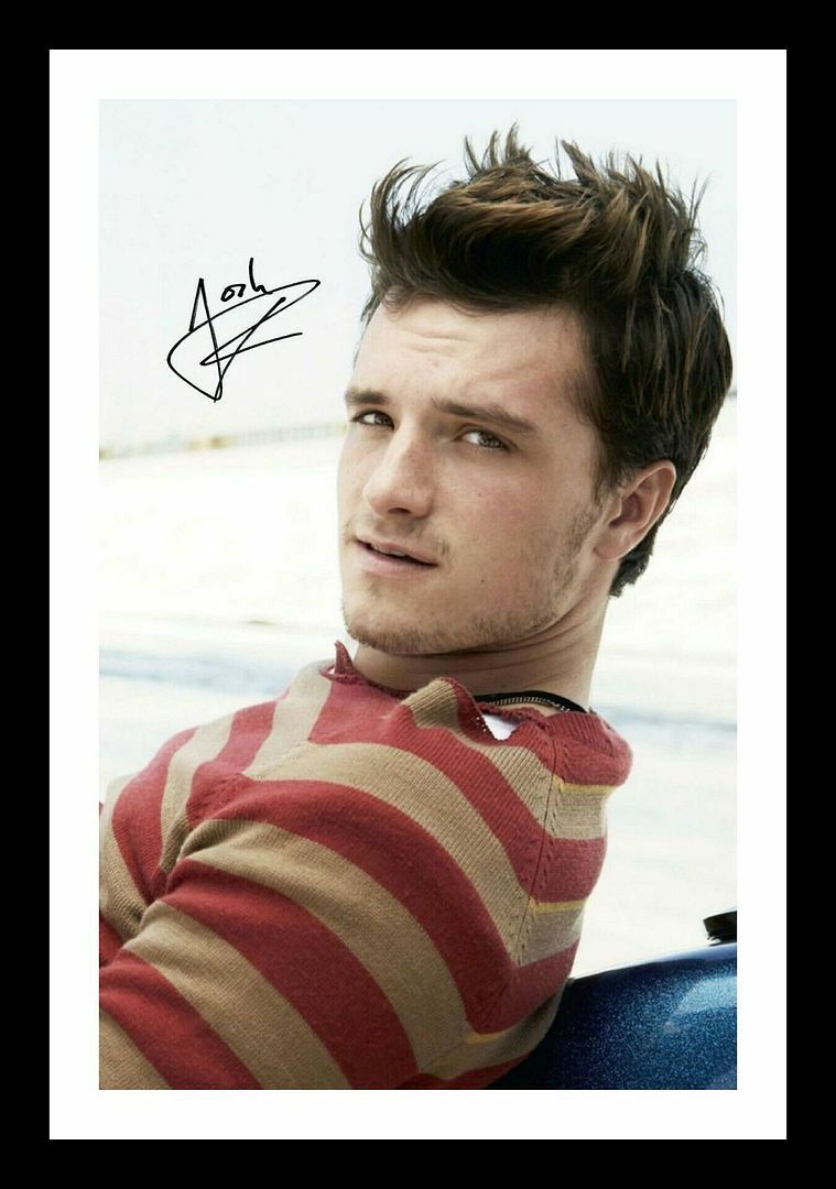 Josh Hutcherson Signature