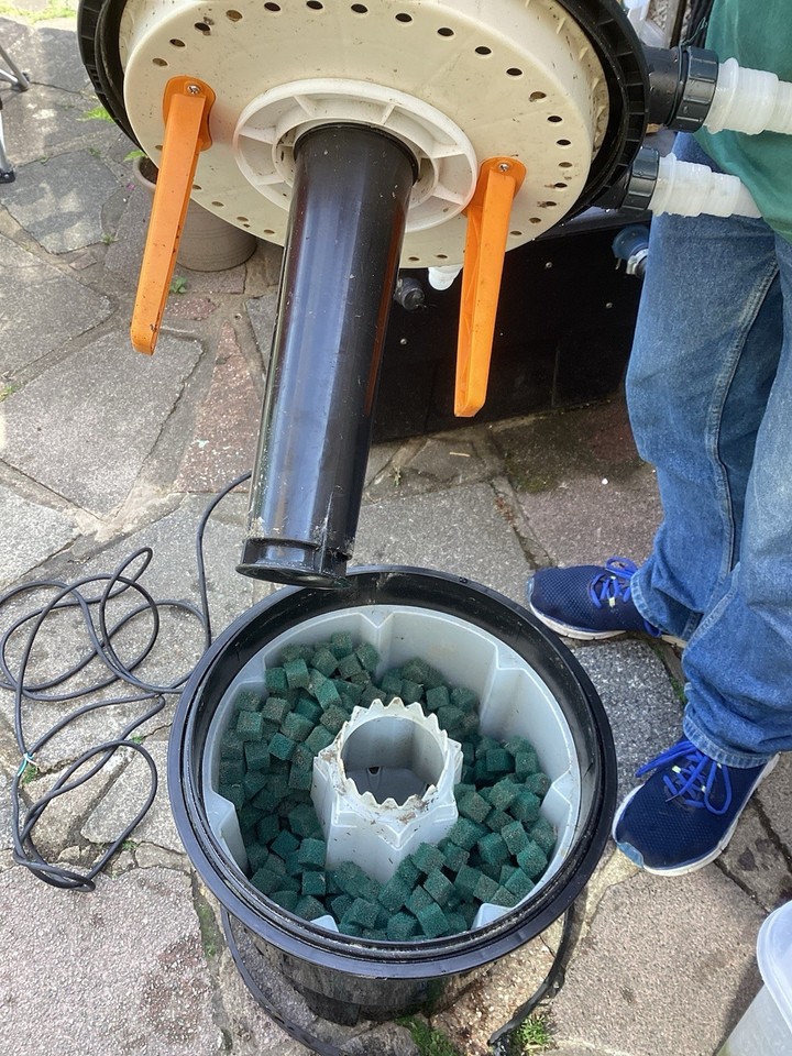 HOZELOCK BIOFORCE REVOLUTION 6000 POND FILTER WITH BUILT IN 18 WATT UVC ...