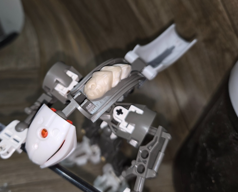 LEGO BIONICLE: Rahkshi Kurahk (8588) Complete with kraata Manual and ...