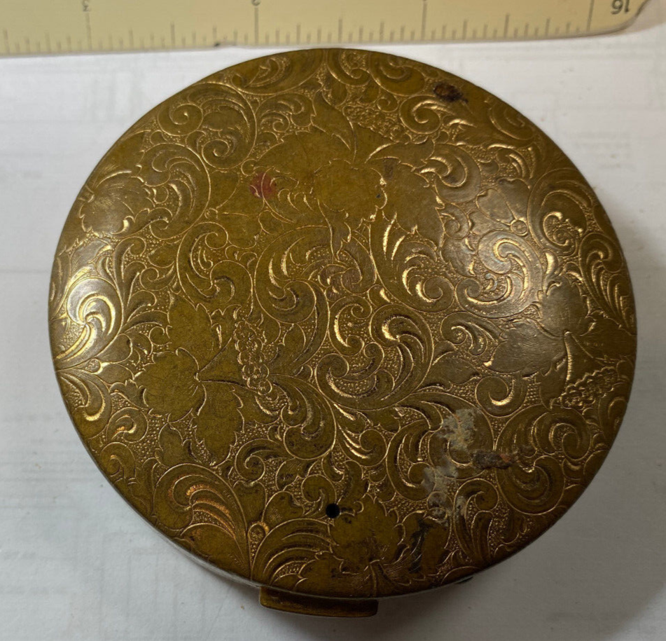 VINTAGE STUDIO GIRL COMPACT GOLD TONE W79 | eBay