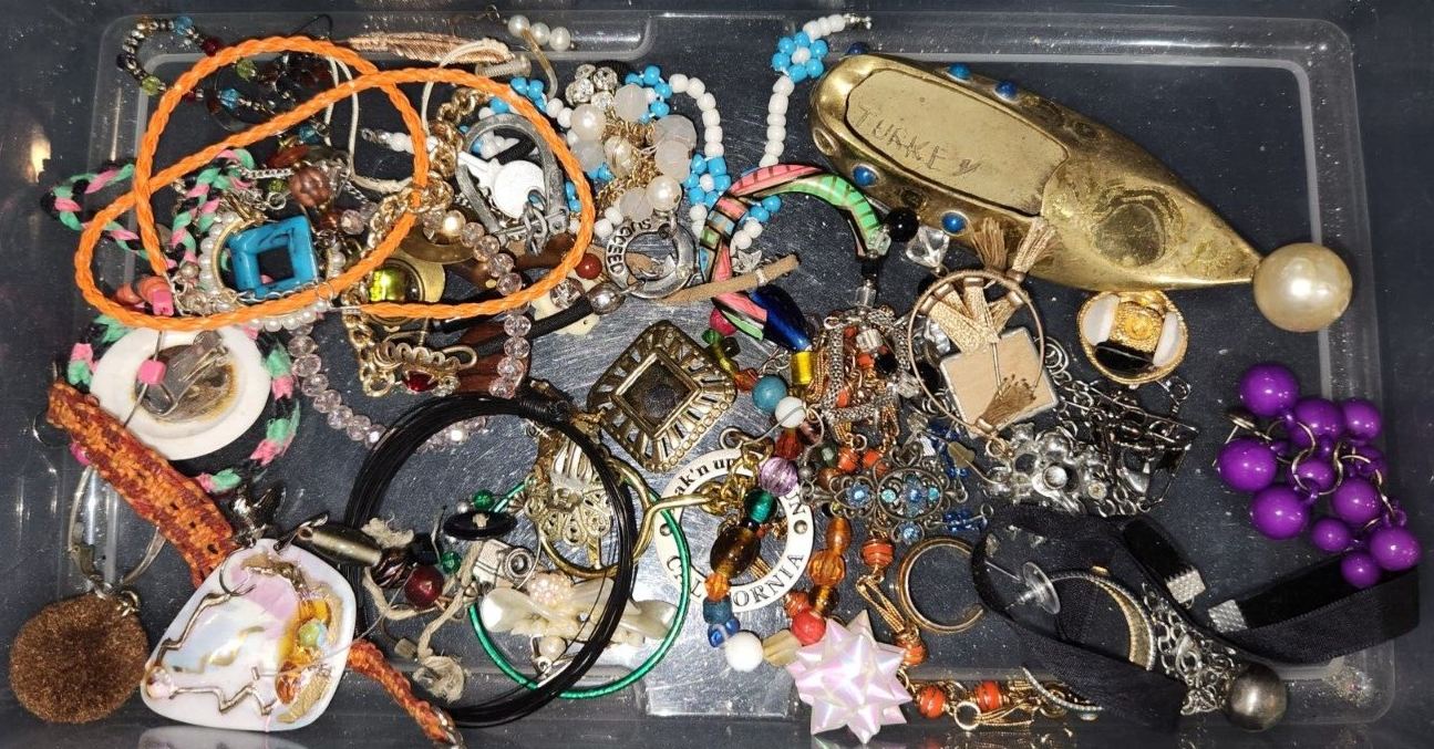 5 pounds Vintage to Modern Jewelry Junk Drawer Lot Craft Repair Harvest ...