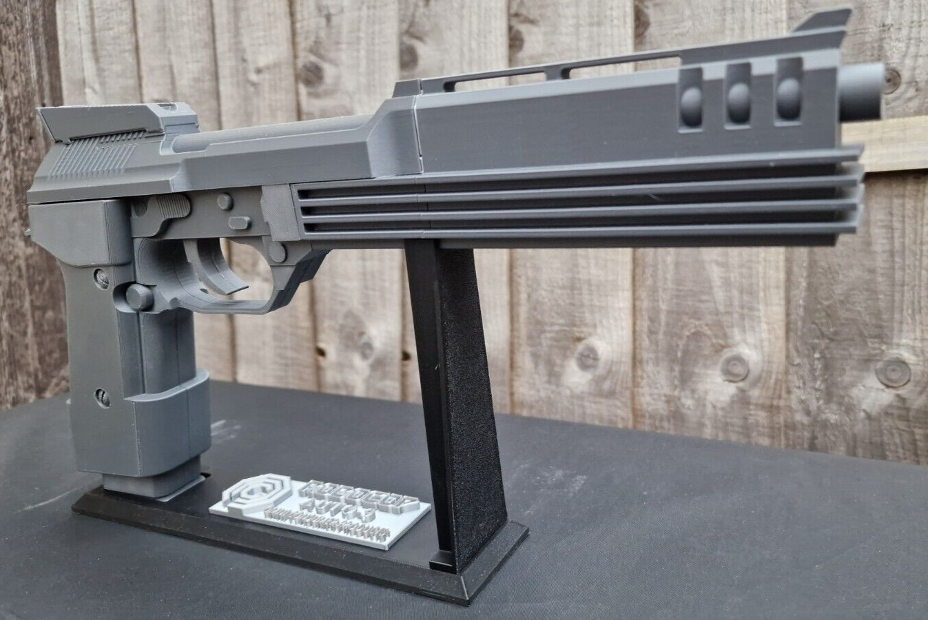 Robocop Auto 9 WITH STAND , Replica - Movie | Grelly UK