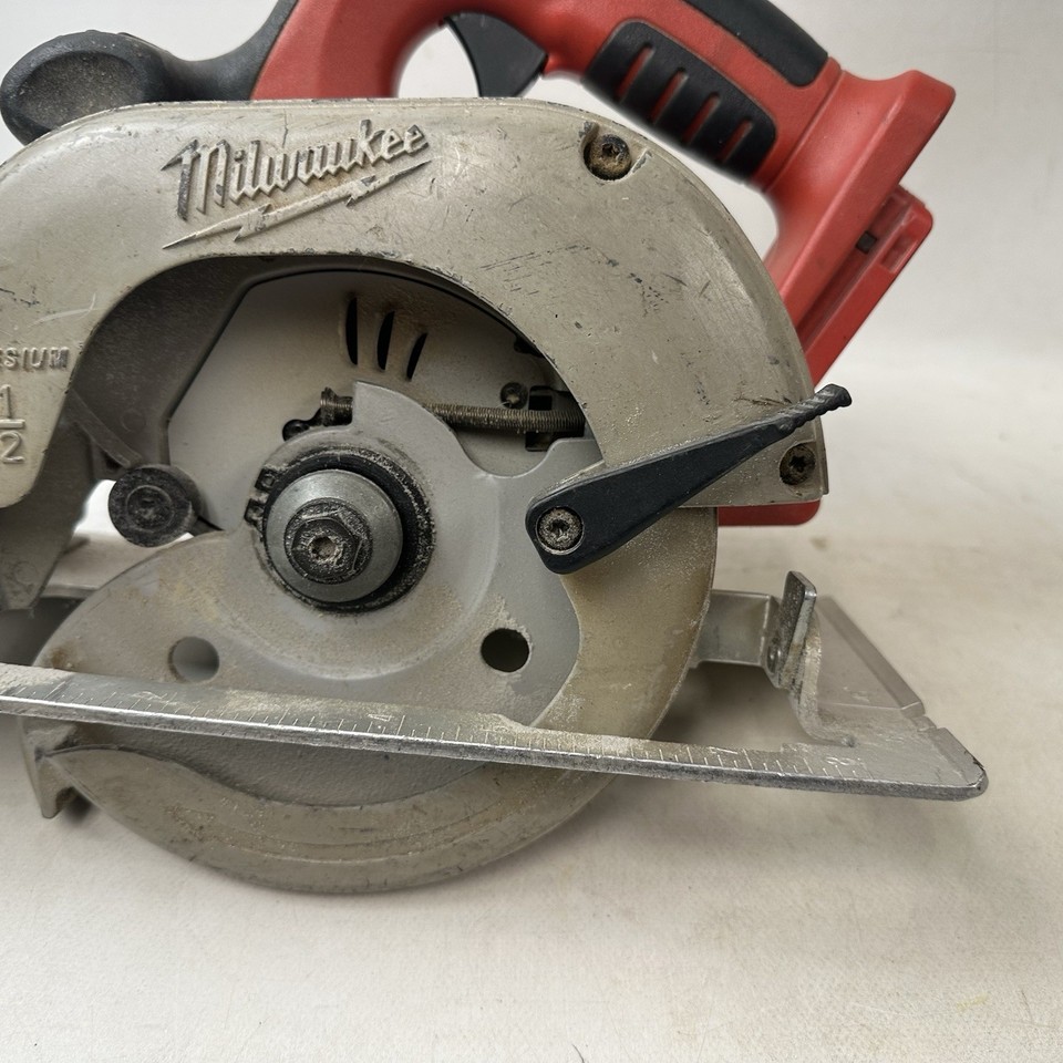 Milwaukee 0730-20 6 1/2” Circular Saw 28V Battery Tool Untested AS IS ...