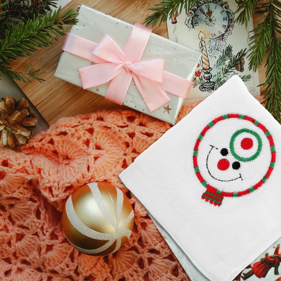 2 Pcs Christmas Cotton Cake Towels Creative Hand Towels Washcloths Gift ...