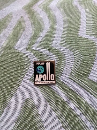 PIN enamel APOLLO 11 XI - 30th Anniversary 1969 - 1999 vtg NASA Neil ...