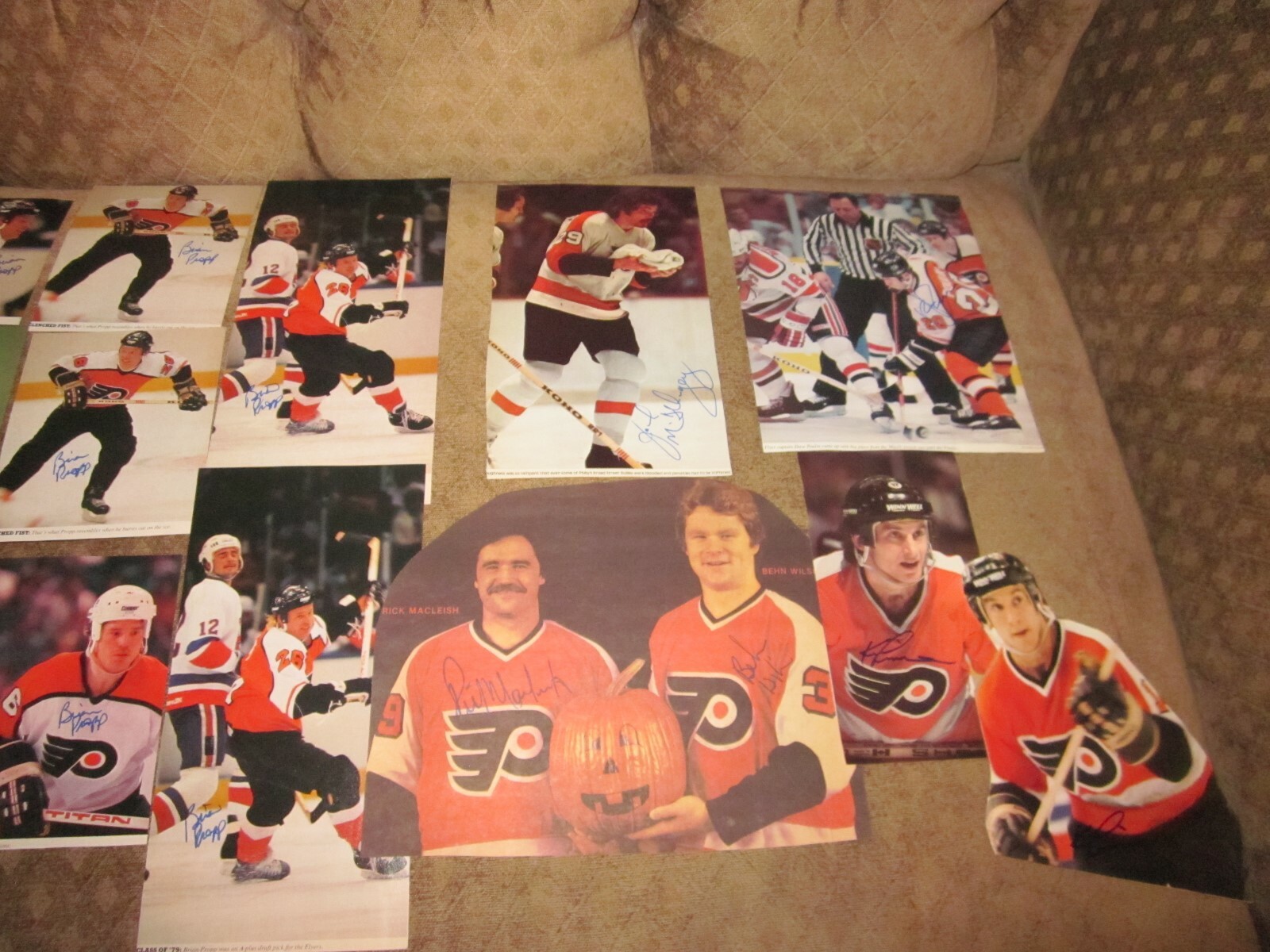 LOT OF 40 SIGNED AUTOGRAPHED PHILADELPHIA FLYERS MAGAZINE PHOTOS LOADED ...
