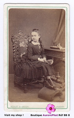 ENFANT, FILLETTE DE L'ÎLE DE JERSEY EN POSE, CDV ASPLET & GREEN à ...