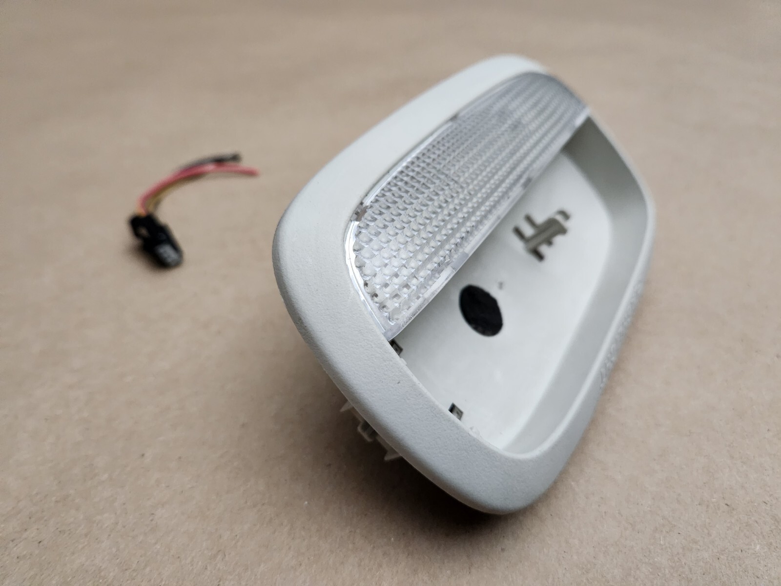 2007-2014 Dodge Jeep Dome Lamp Flashlight Dock Charging Station Mopar ...