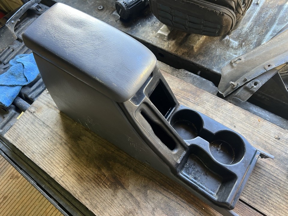 1999-2002 Toyota 4Runner Center Console Assembly W/ Armrest | eBay