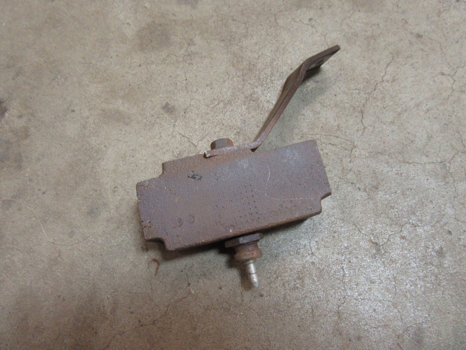 1969 1970 Pontiac Catalina brake line splitter block fitting hot rod ...