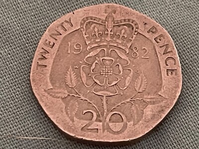 Rare UK 1982 20p Twenty Pence Coin - First Year Minted - Rare ...
