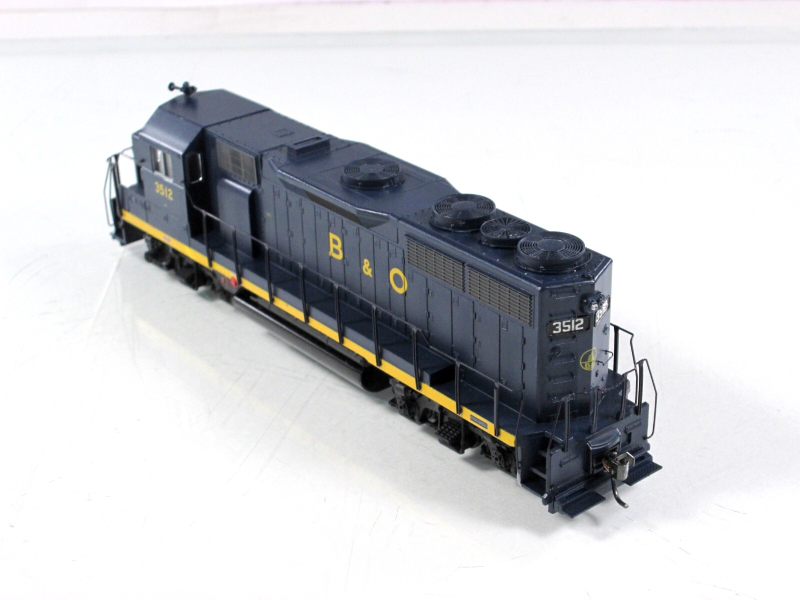 HO Scale ***BALTIMORE & OHIO*** GP35 Locomotive #3512 - Athearn 96040 ...
