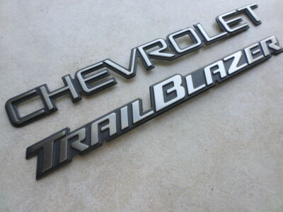 02-04 Chevrolet TrailBlazer Trunk Emblem 15998983 Logo 15001724 ...