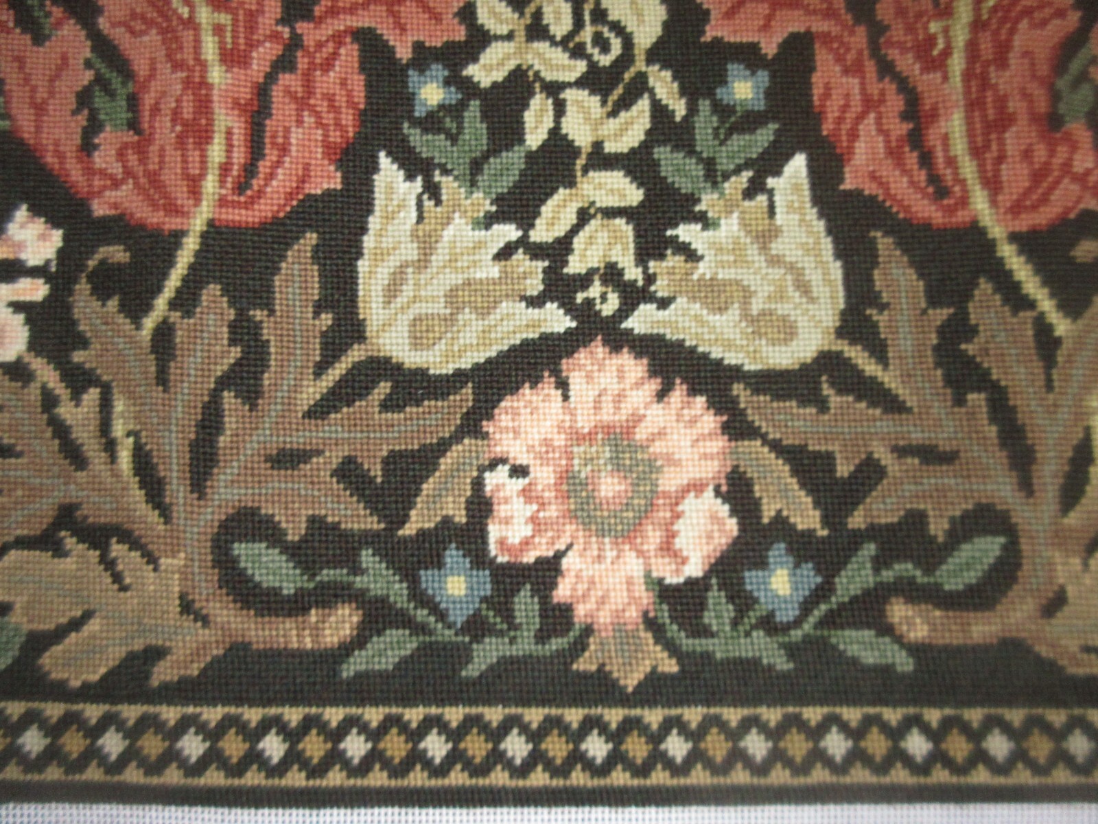 Beth Russell Designers Forum Stitched Needlepoint COMPTON/Border ...