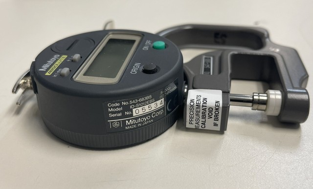 Mitutoyo Id-s1012ebs Absolute Digital Indicator Thickness Gauge for ...