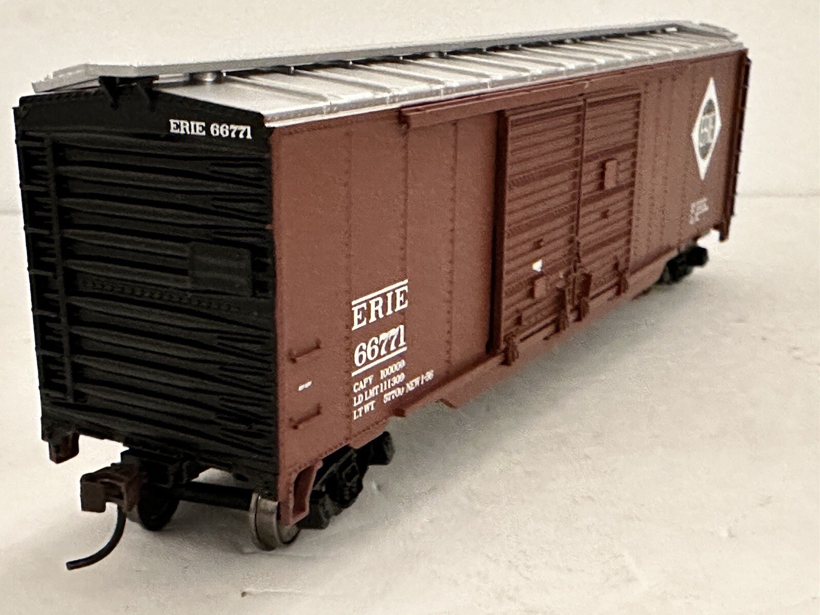 ATHEARN READY TO ROLL HO SCALE ERIE #60771 50’ EXPRESS BOX CAR #92458 ...