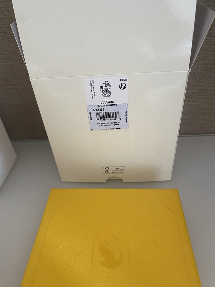 Swarovski Crystal 2025 KRIS BEAR Holiday Annual Edition Figurine ...