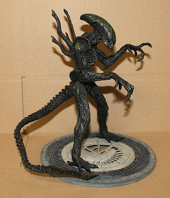 ALIEN VS. PREDATOR AVP McFarlane Grid Alien Action Figure Figur 2004 | eBay