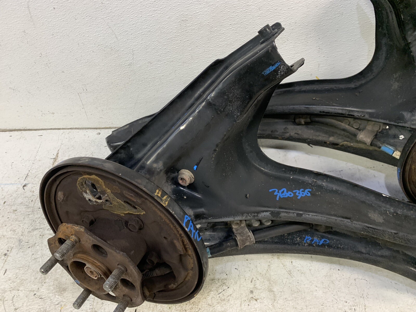1998-2001 Honda CR-V CRV 2WD Rear Trailing Arm Pair LH & RH Wheel ...