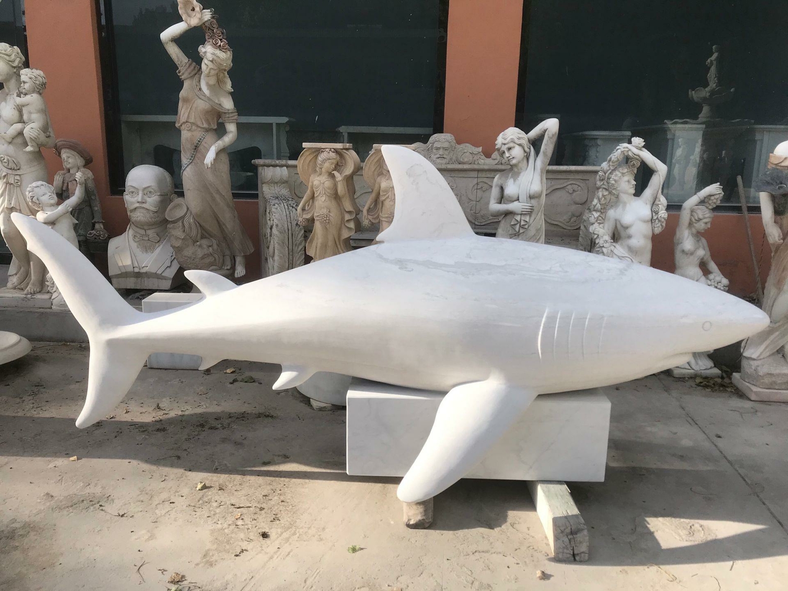 BEAUTIFUL CARVED WHITE MARBLE DESIGNER SHARK - WMS32 | eBay