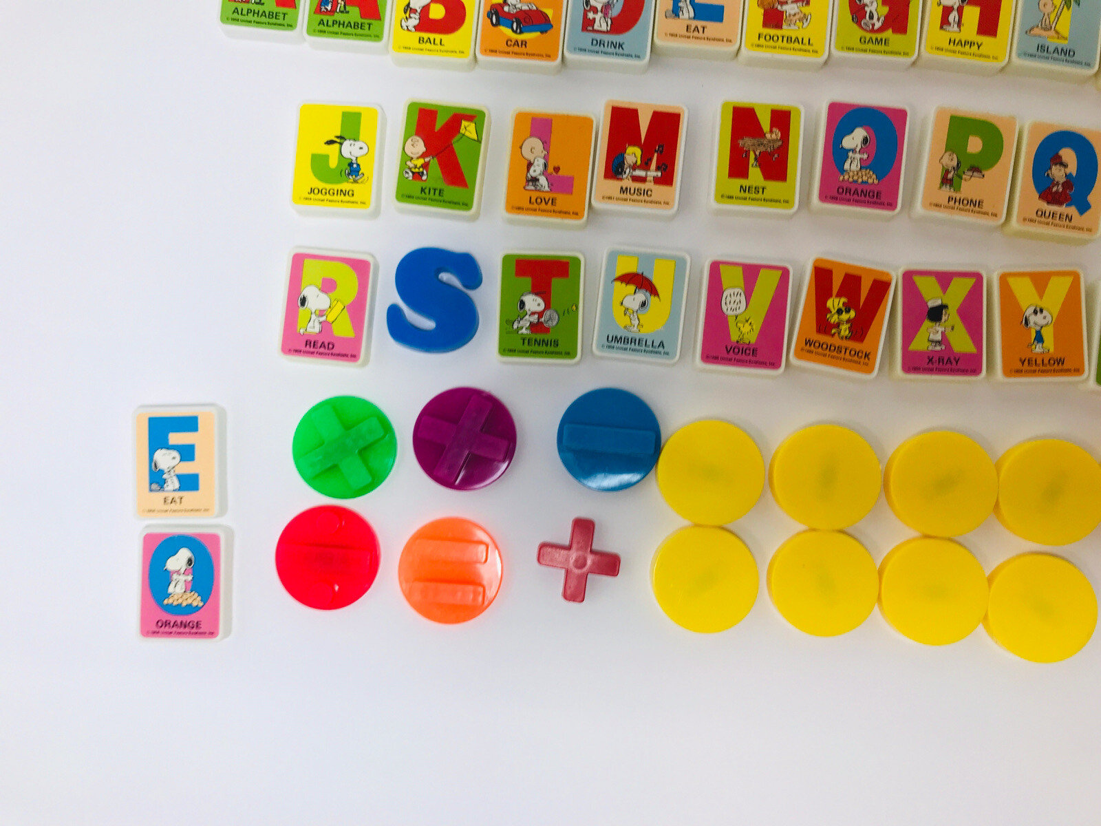 VTG Peanuts Gang SNOOPY Alphabets Magnetic Numbers Letters OVER 2 Pcs ...