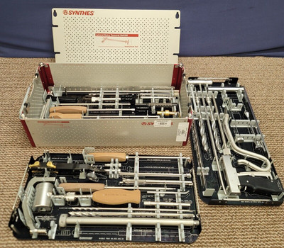 Medical Specialties - Synthes Set