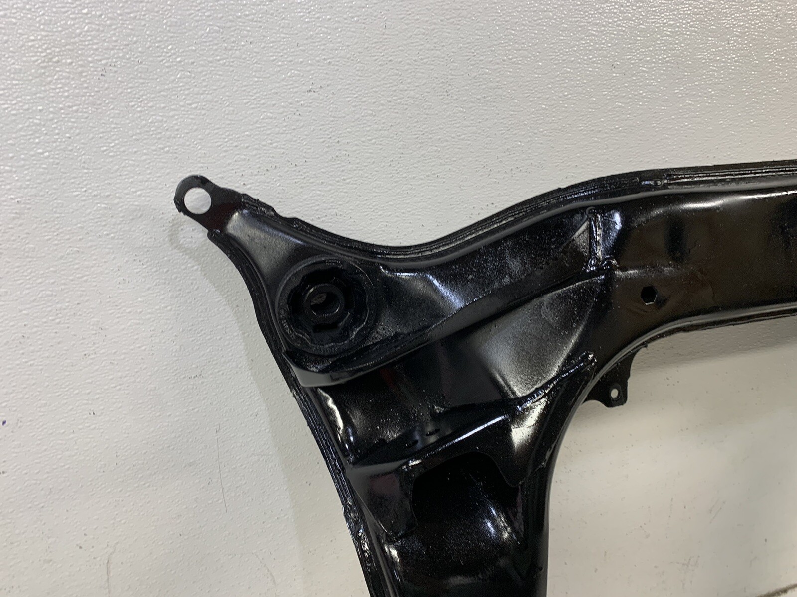 1998-2005 VW Passat VR6 A/T front crossmember suspension support cradle ...