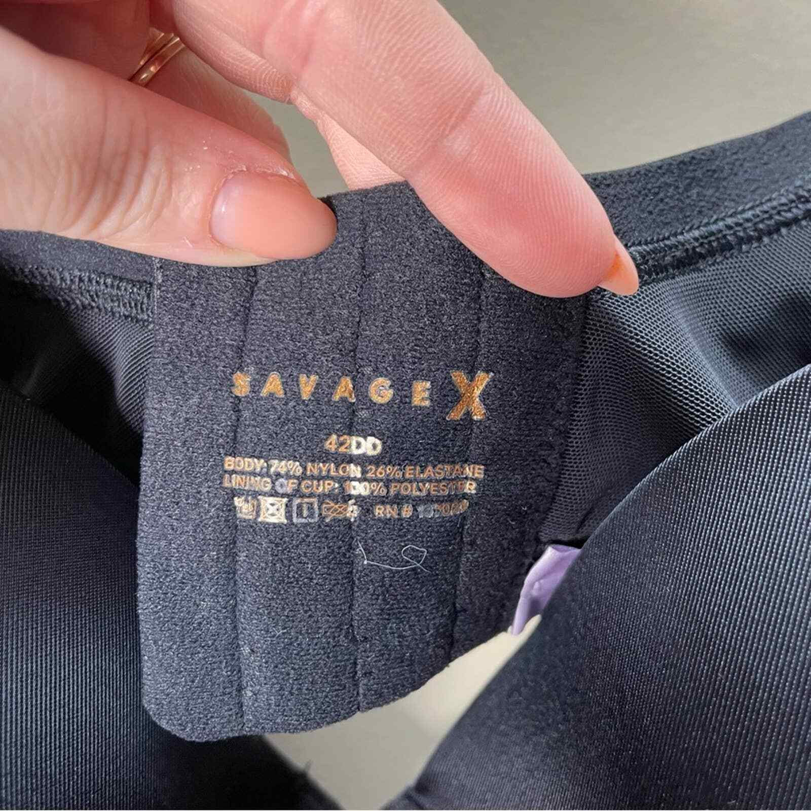 Savage Fenty Black Underwire Tshirt Bra Size 42DD - Gem