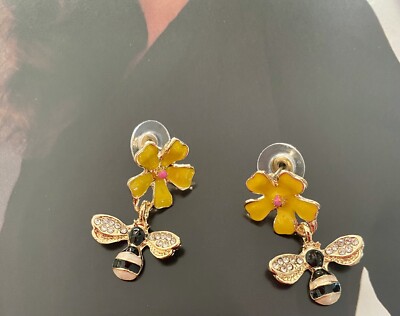New bee stud water drop Yellow Flower Sun dangle Gold Colour Au Honey 🐝 ...