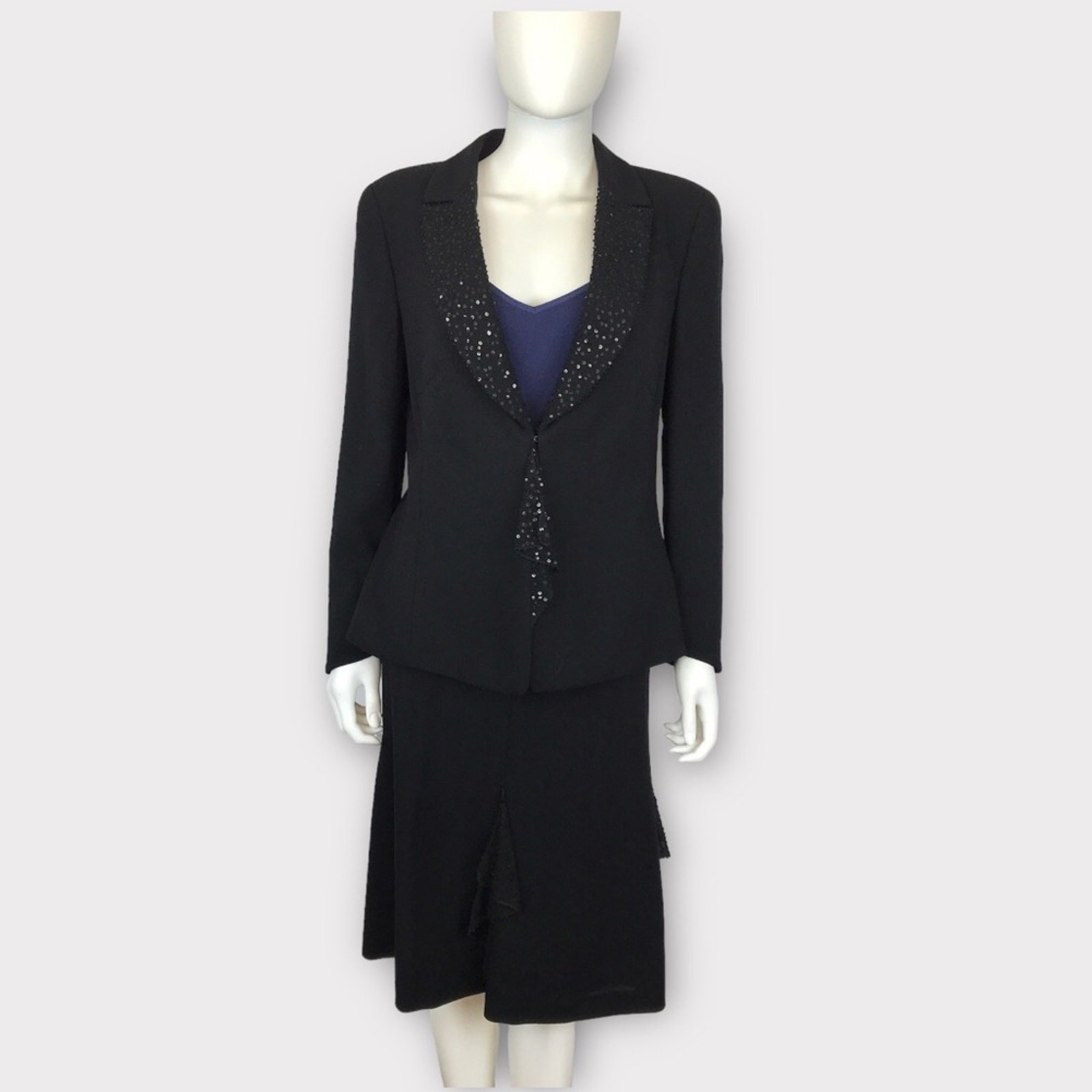 Escada Black Wool Suit with Sequin & Beads Blazer & K… - Gem
