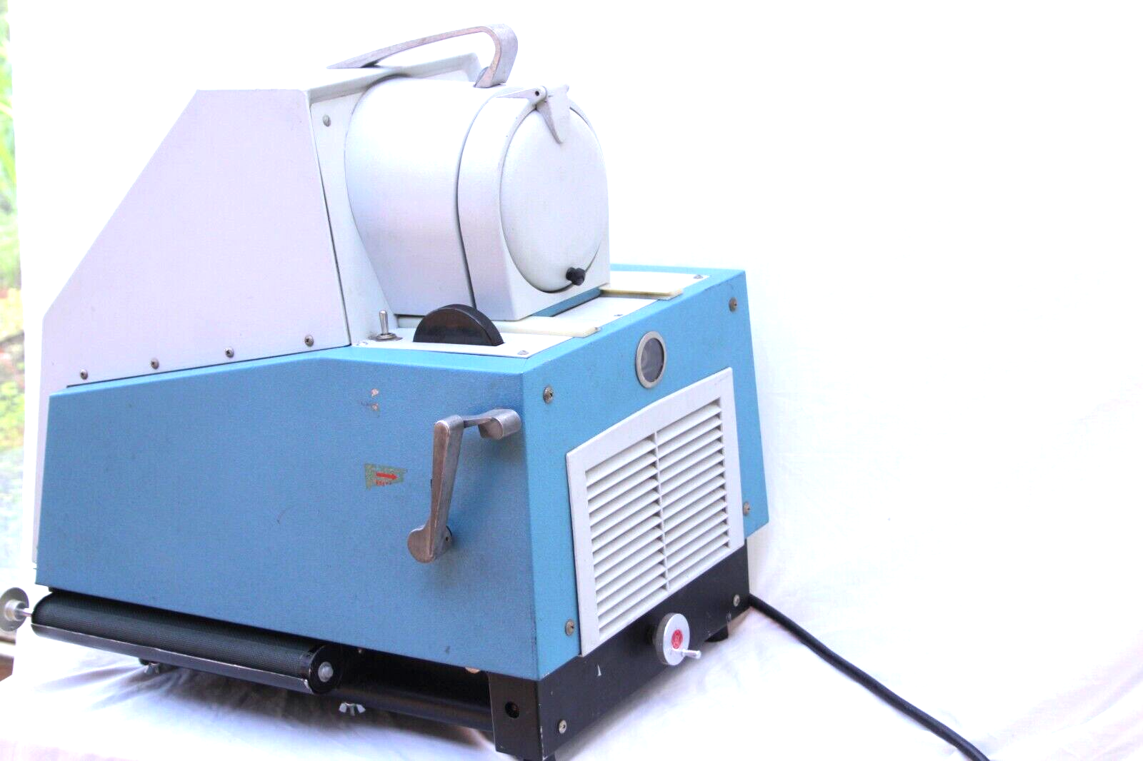 PROJECTOR BESELER VU LYTE 111 EPISCOPE PROJECTOR FOR BOOKS AND ART WORK ...