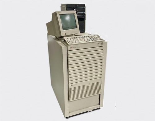 HP Rack Storage Enclosure A3312A w/ A3311A Deskside + 700/92 monitor ...