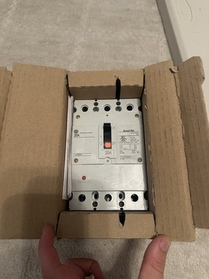 New GE FBV36TE020RV 3 pole 20 Amp 600Y/347 Volt 35kA@480V Circuit ...