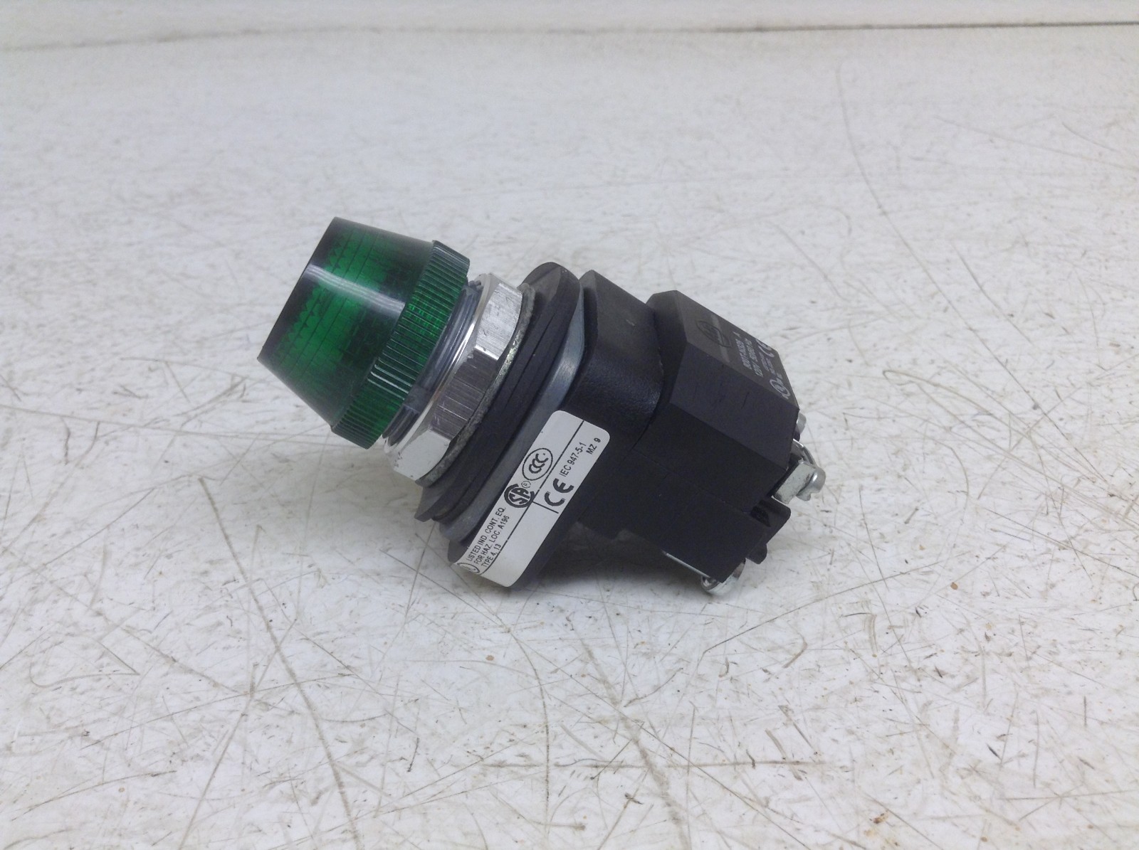 Allen Bradley 800T-P16G Green Illuminated Pilot Light 800TP16G 800T Ser ...