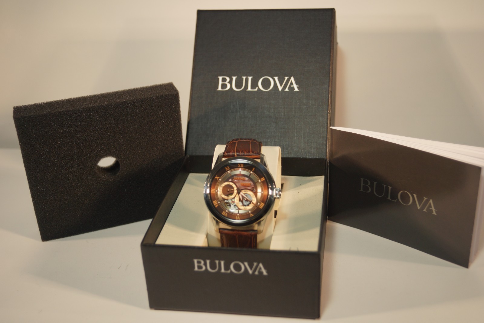 Bulova Classic Self-Winding Automatic Wristwatch for Men 21 Jewel ...